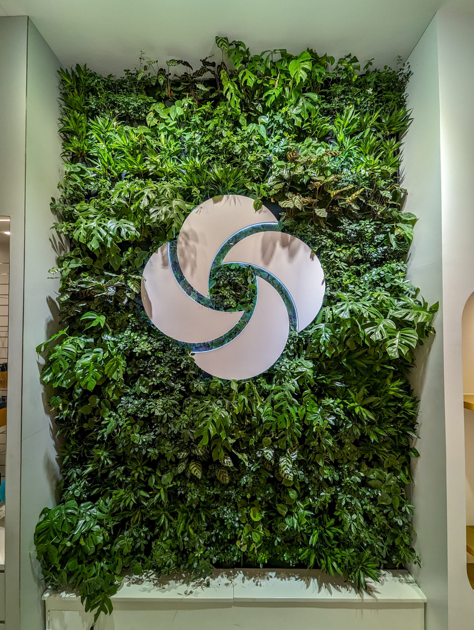 Samsonite Suntec Green Wall - Vertical Green Pte Ltd